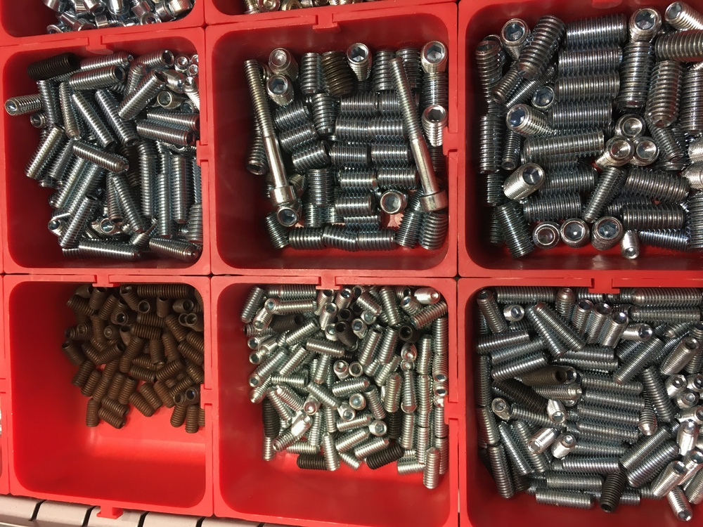 Stelschroeven | Postma